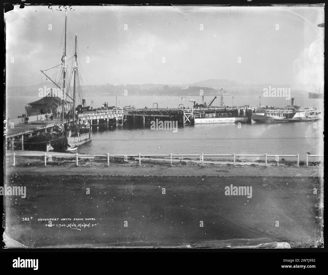 Dry_plate hi-res stock photography and images - Alamy