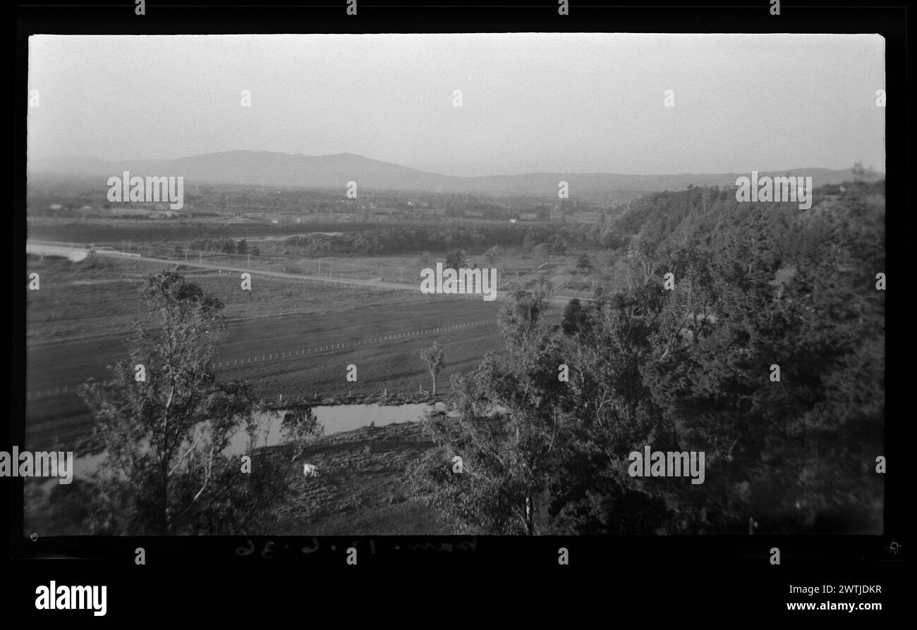 The new Fitzherbert Bridge over the Manawatu River. Palmerston North in ...