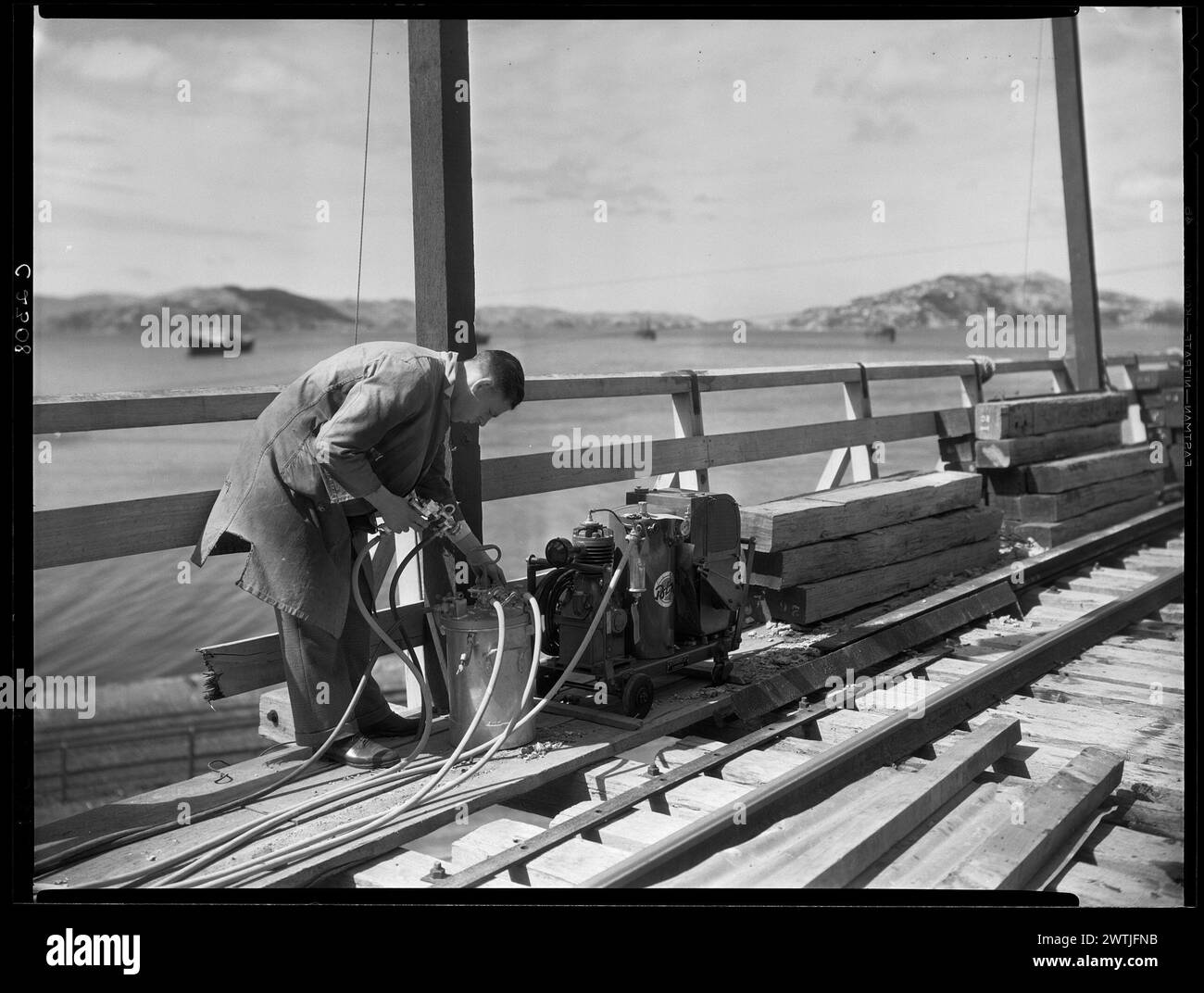 Spray painting the Hutt Road railway overbridge Nitrate negatives ...