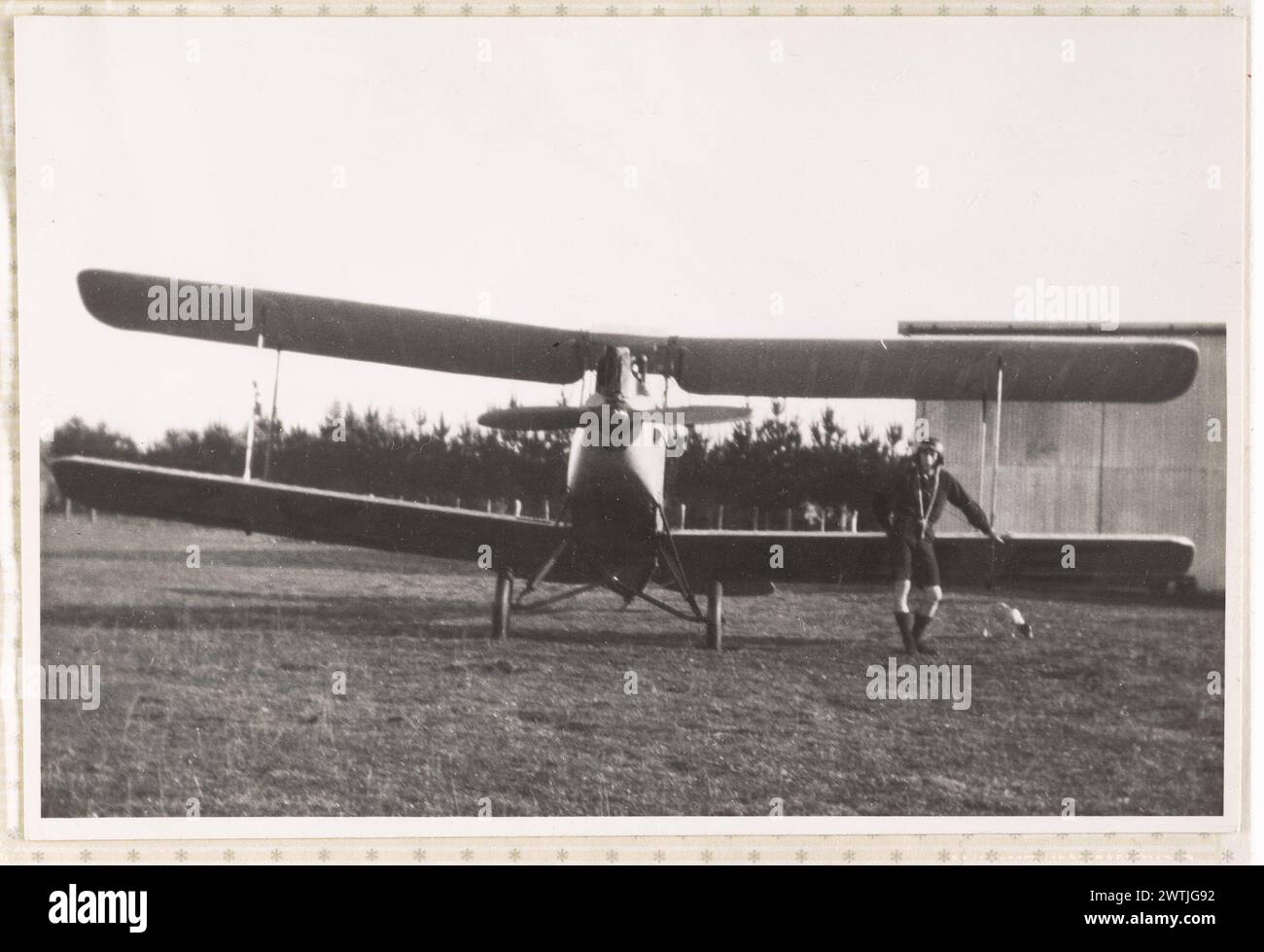 James cane photograph album biplane hi-res stock photography and images ...