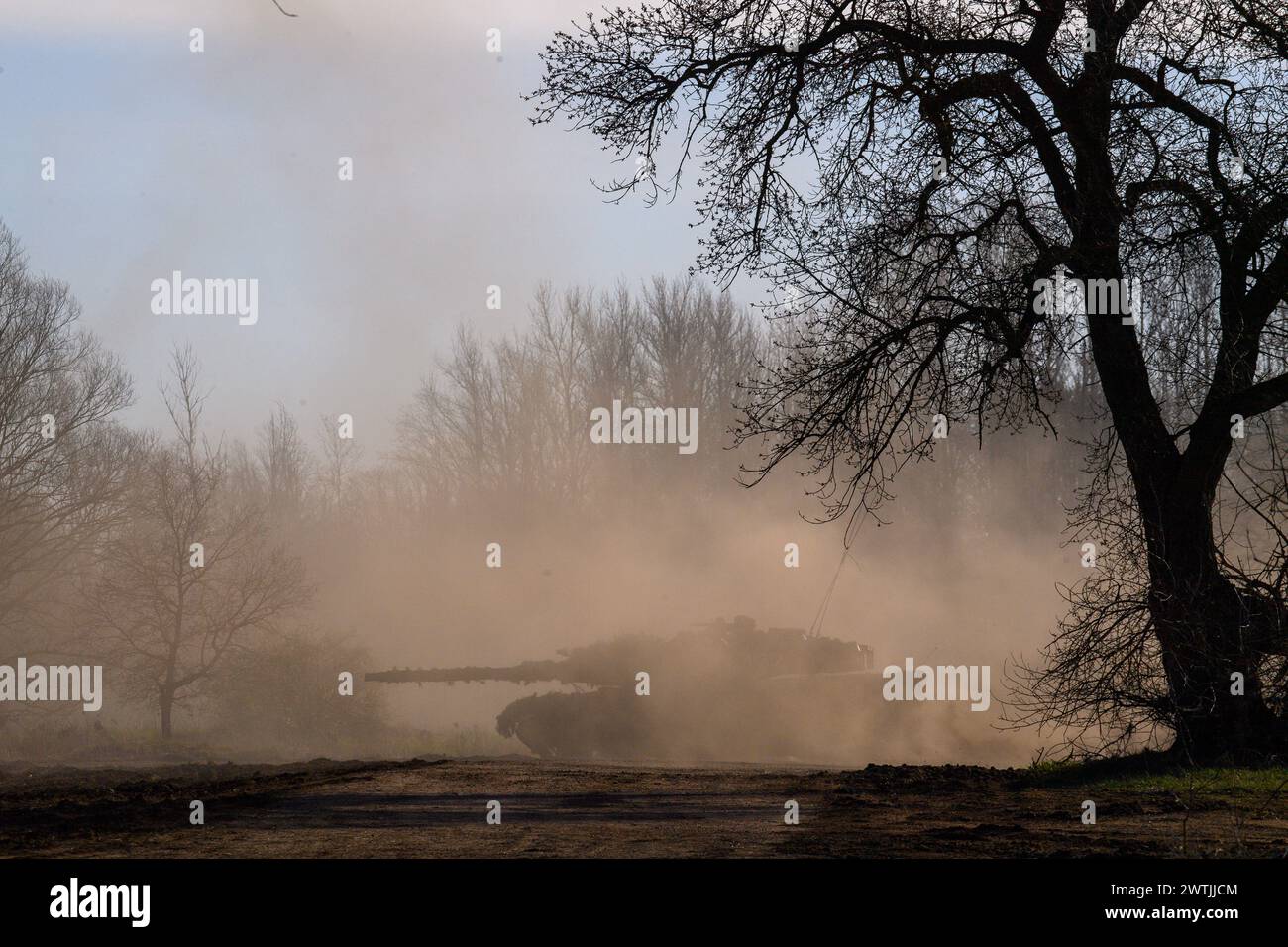 18 March 2024, Saxony-Anhalt, Hohengöhren: A Leopard 2 main battle tank ...