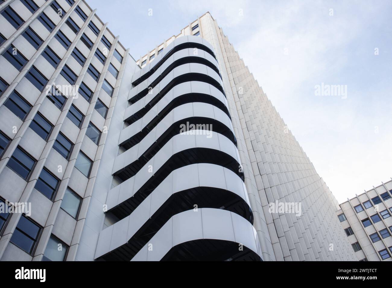 Curve structure hi-res stock photography and images - Alamy