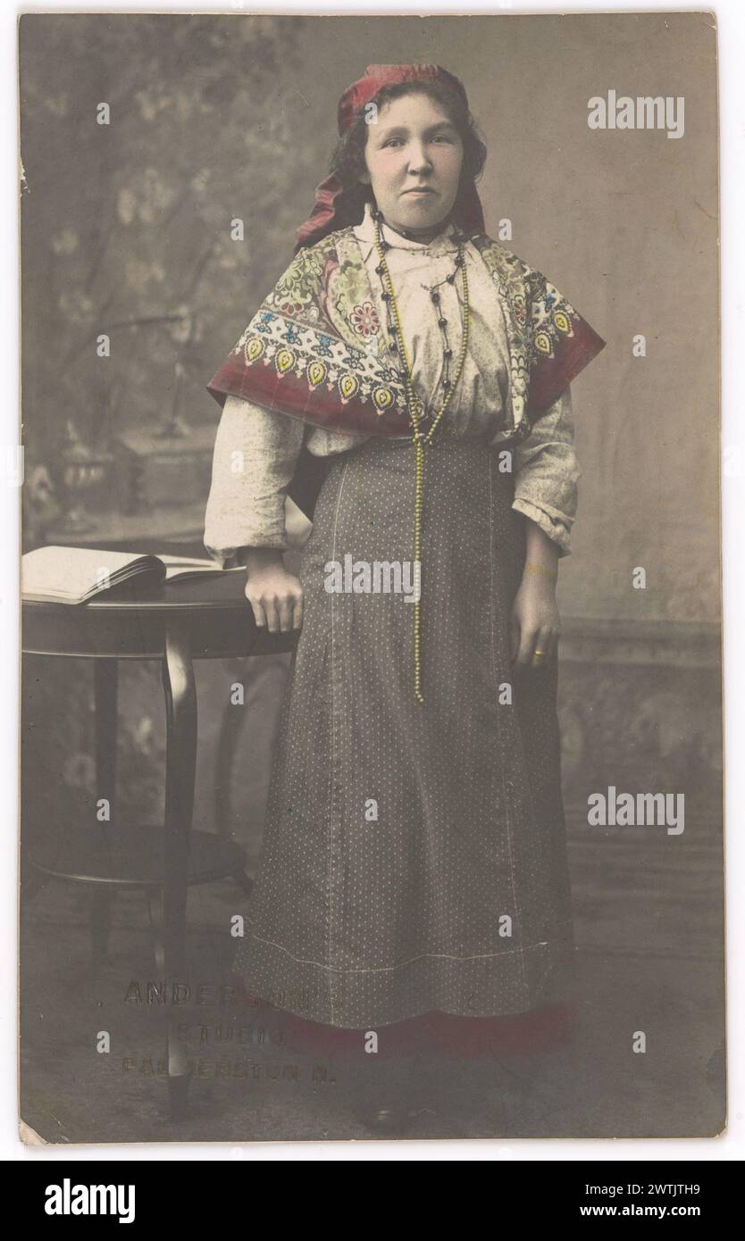 Aunt Hannah (Graham family) gelatin silver prints, studio portraits ...