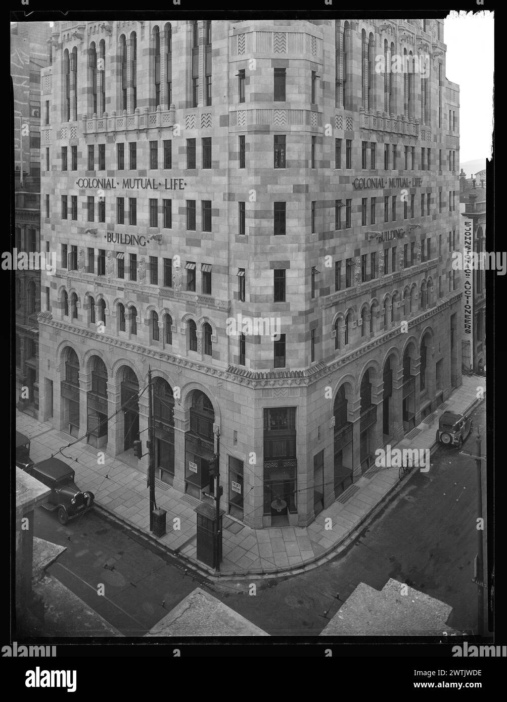 Mutual life building Black and White Stock Photos & Images - Alamy