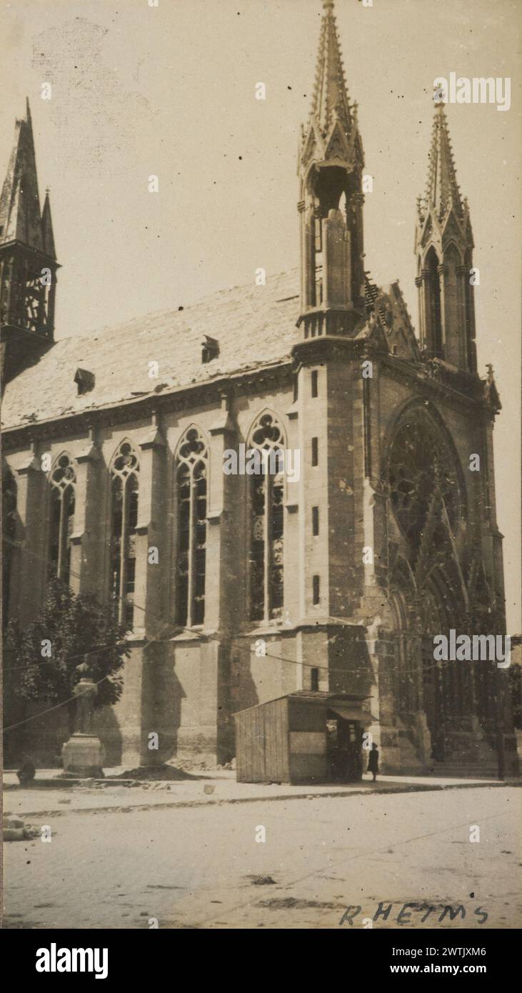 Streets of rheims hi-res stock photography and images - Alamy