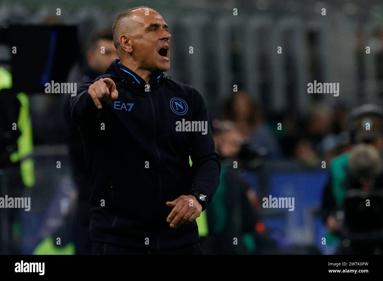 Francesco Calzona of Napoli reacts during Serie A soccer match Inter FC ...