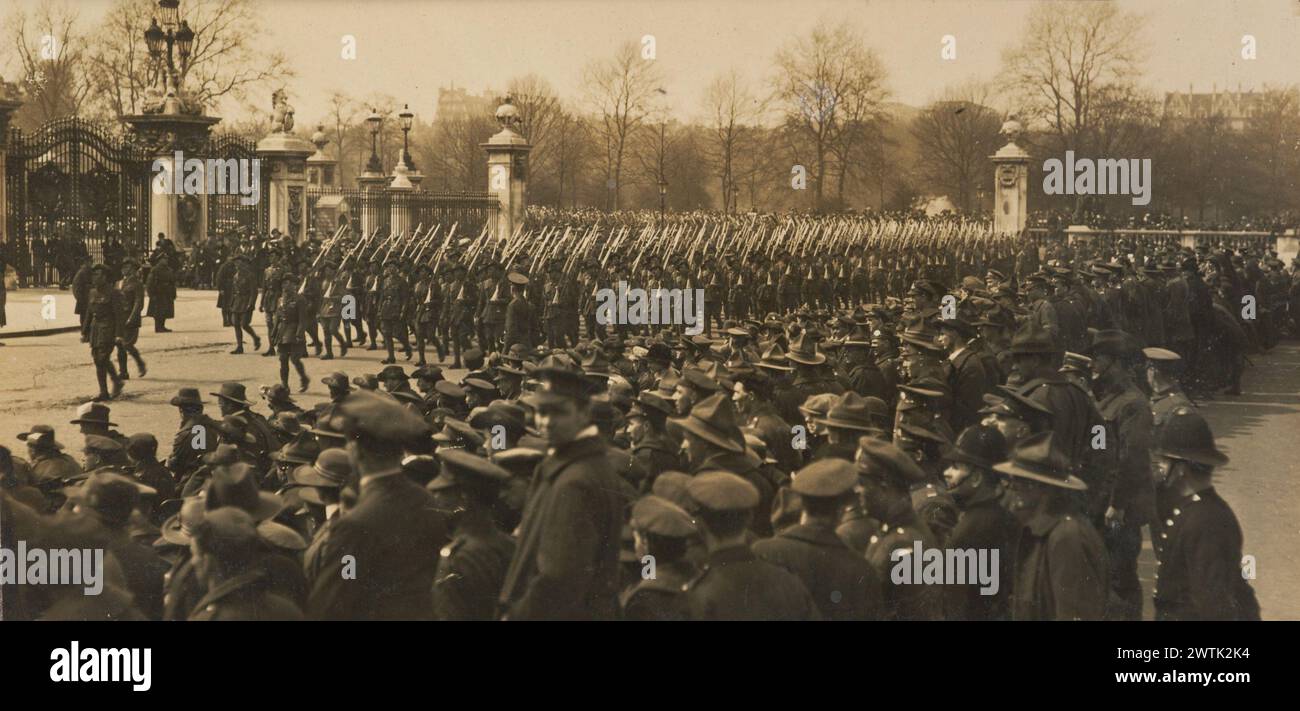 Australians [ANZAC parade]. From: World War I photograph album black ...