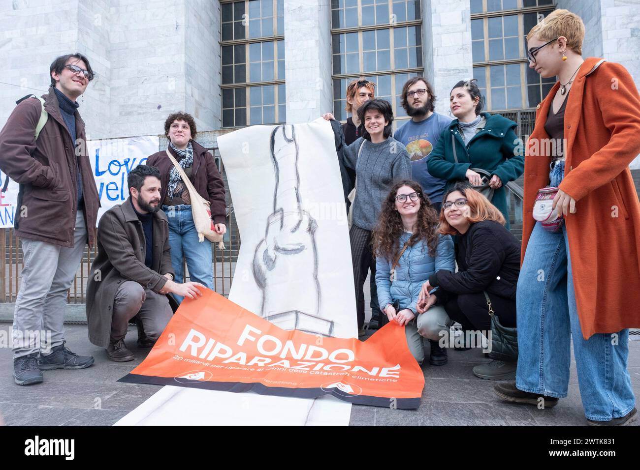 Palazzo di giustizia milan hi-res stock photography and images - Alamy