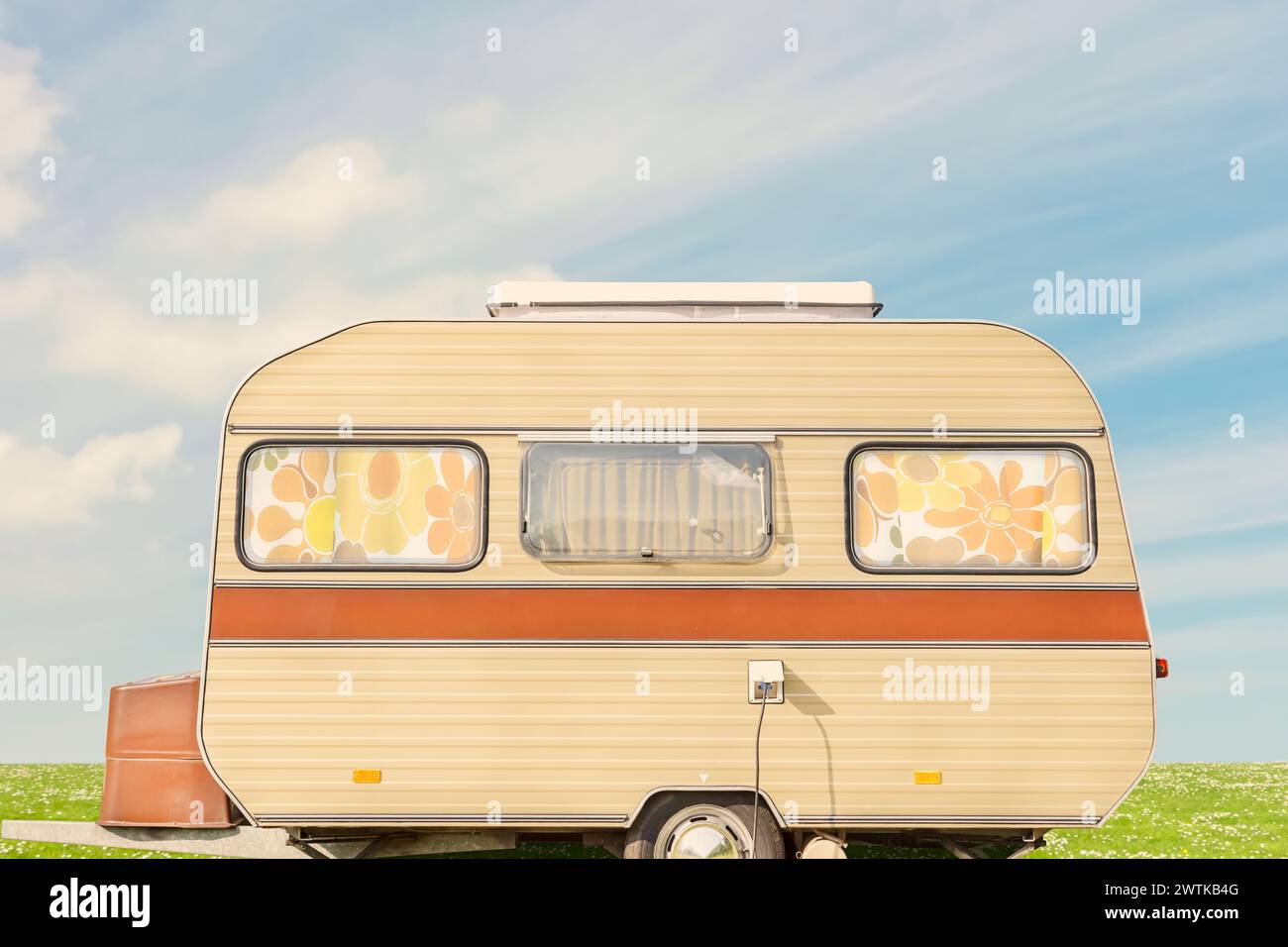 Old fashioned trailer caravan hi-res stock photography and images - Alamy