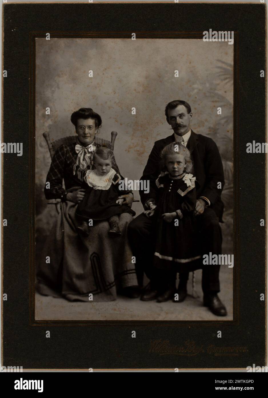 Gelatin silver print - Portrait of an unidentified family, Cookshire ...
