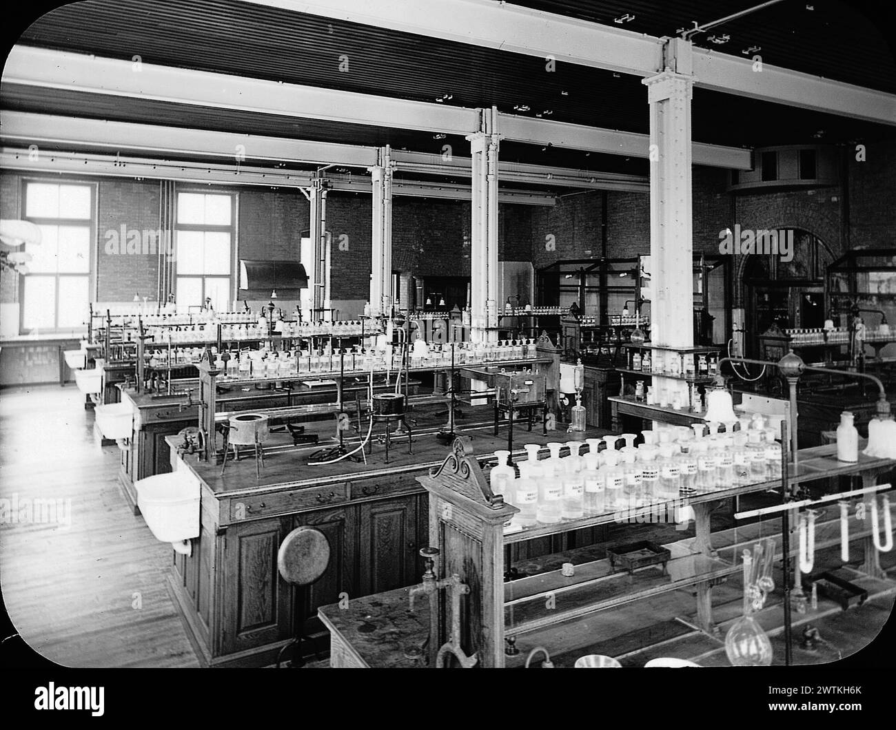 Transparency - Lab, Macdonald Chemistry building, McGill University ...
