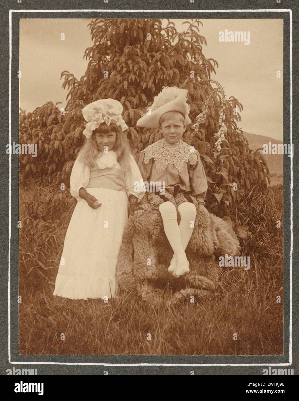 'Cherry Ripe' and the 'Page Boy', November 1907. From the album: Family ...