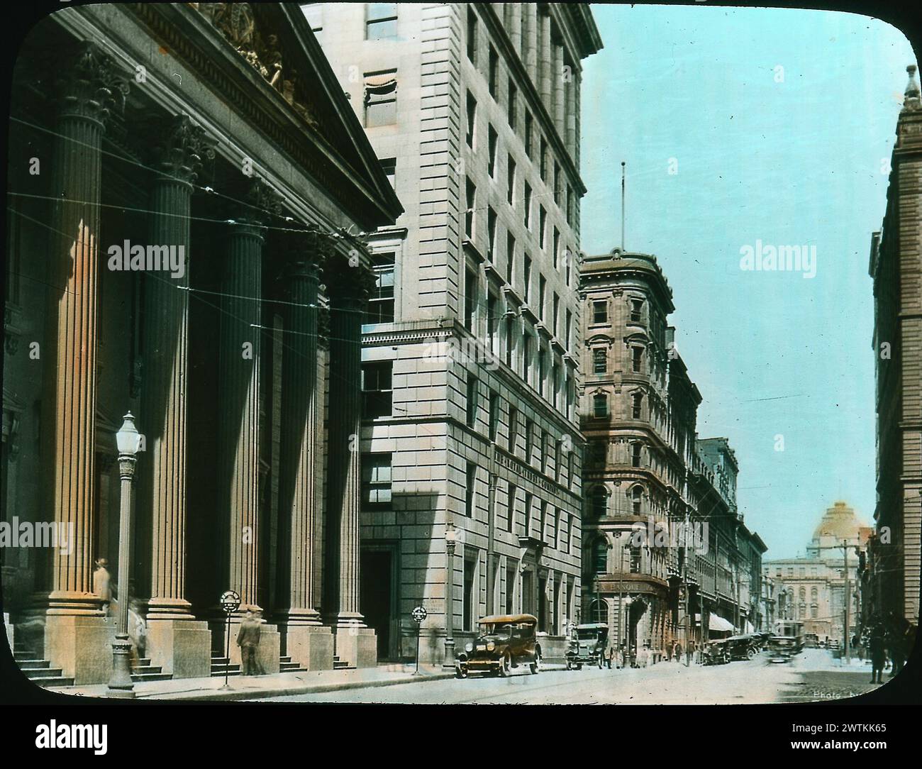 St james street montreal hi-res stock photography and images - Alamy