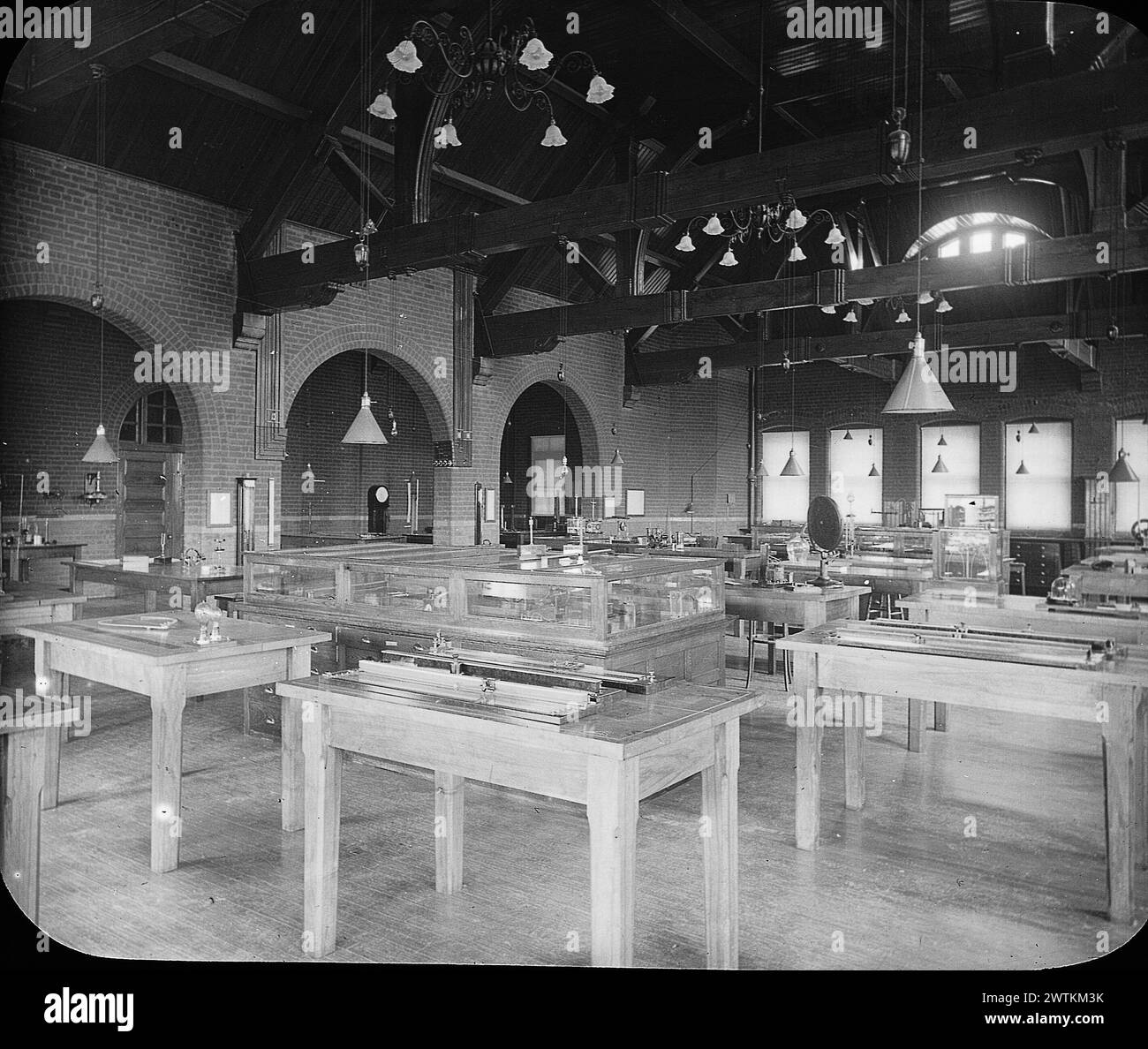 Mcgill university 1901 hi-res stock photography and images - Alamy