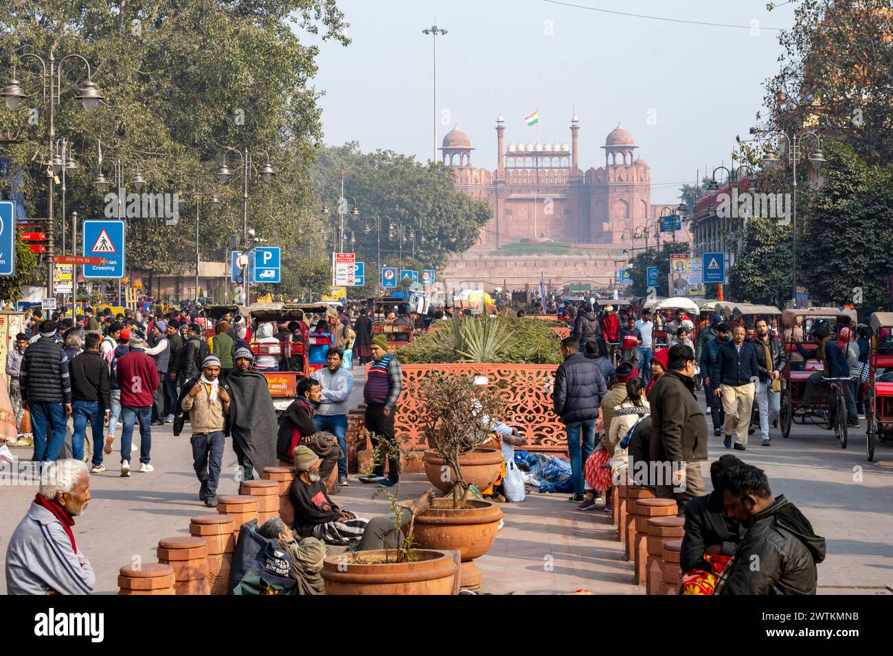 India, Old Delhi, Chandni Chowk, Blick zum Roten Fort Stock Photo - Alamy