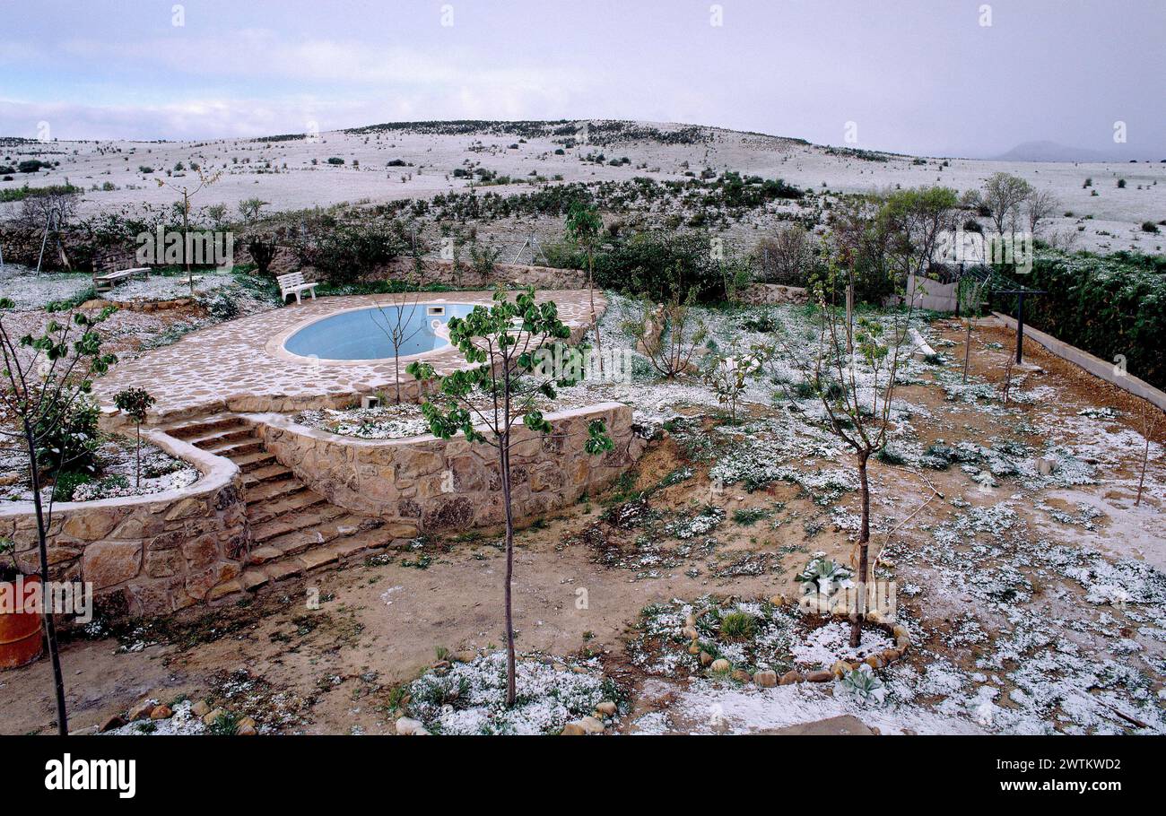 JARDIN Y PISCINA NEVADOS - INVIERNO. Location: PEÑA REAL. SOTO DEL REAL ...