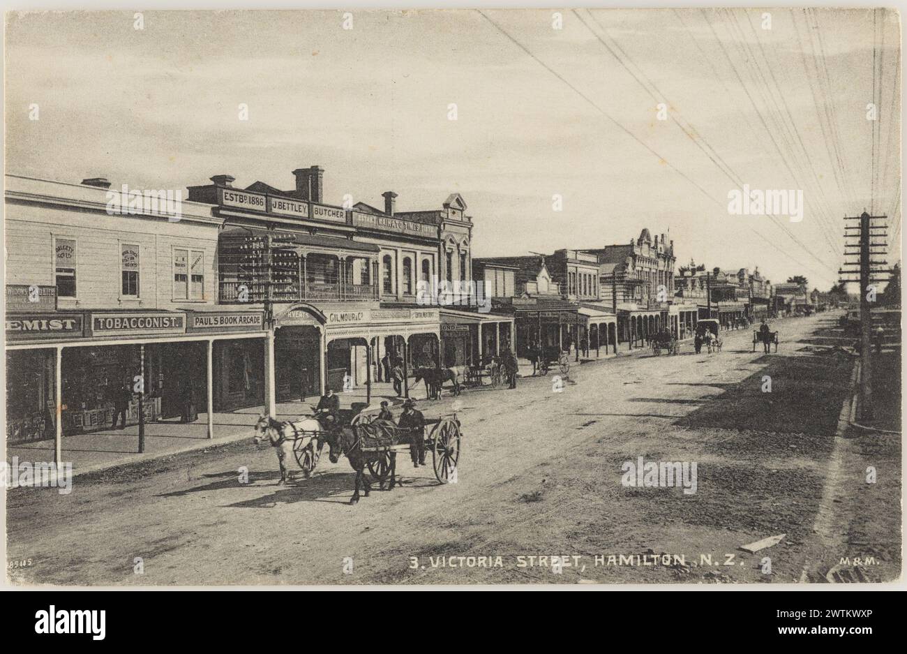 Victoria Street, Hamilton, New Zealand picture postcards Stock Photo ...
