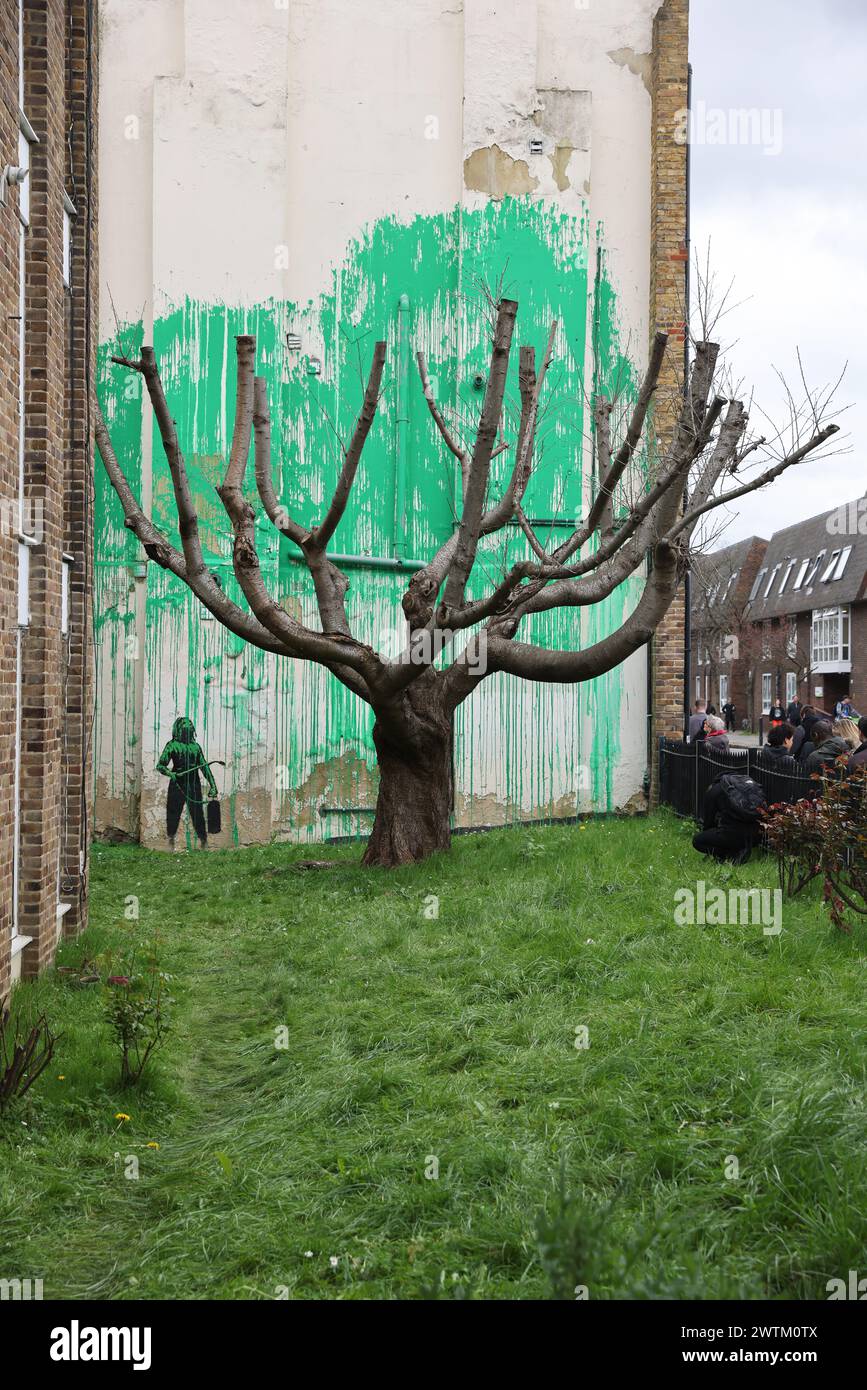 London, UK, 18th March 2024. Visitors have been gathering in Hornsey ...