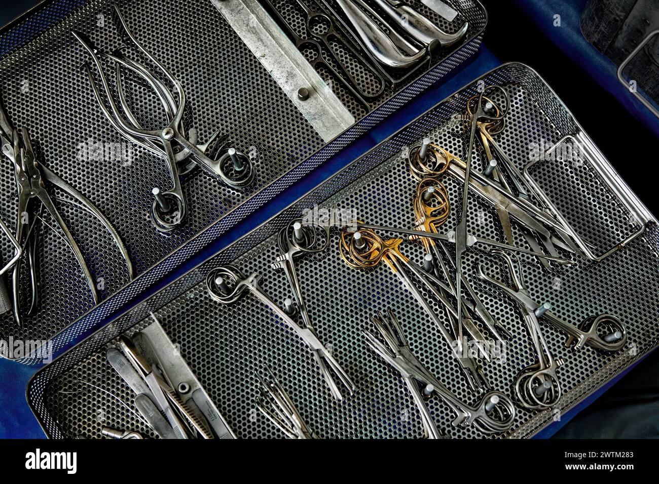 Surgical trays hi-res stock photography and images - Alamy