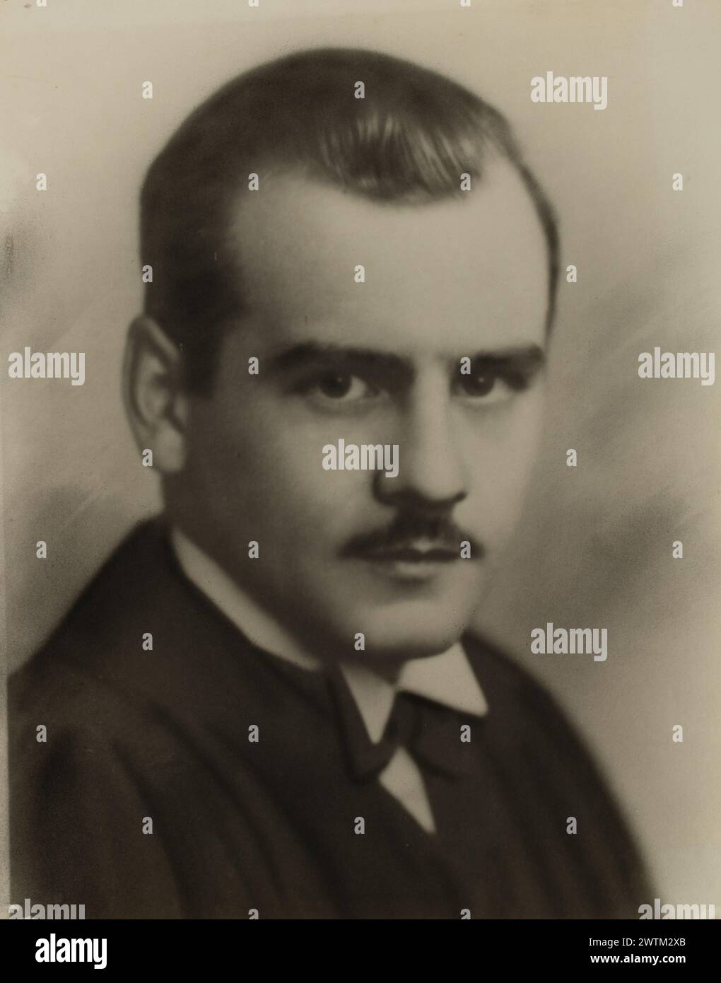 Gelatin silver print - Portrait of an unidentified man, Nicolet, Quebec, 1900-1930 Philias ...