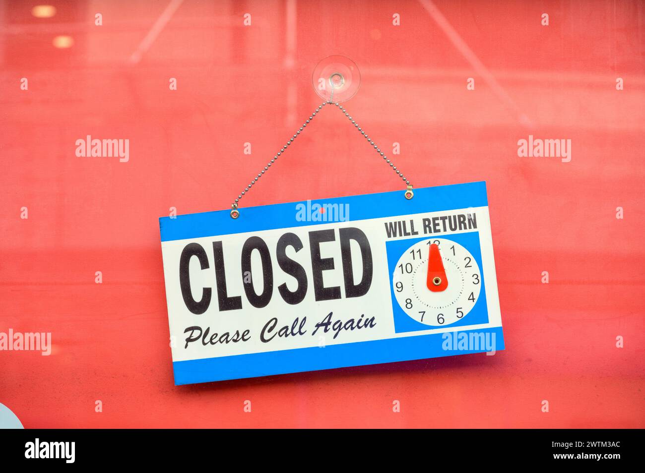 Please wait here sign hi-res stock photography and images - Alamy