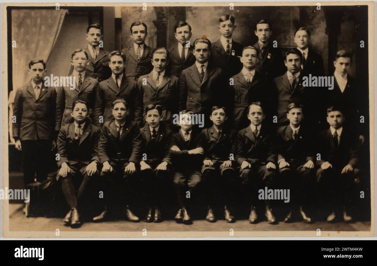 Gelatin silver print - Group portrait of unidentified men, Montreal or ...