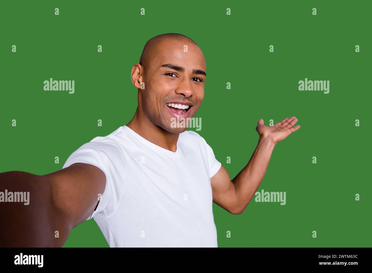 Close up photo healthy masculine dark skin he him his macho bald head ...