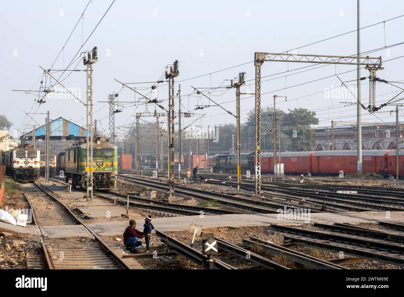 Old delhi railway station hi-res stock photography and images - Alamy