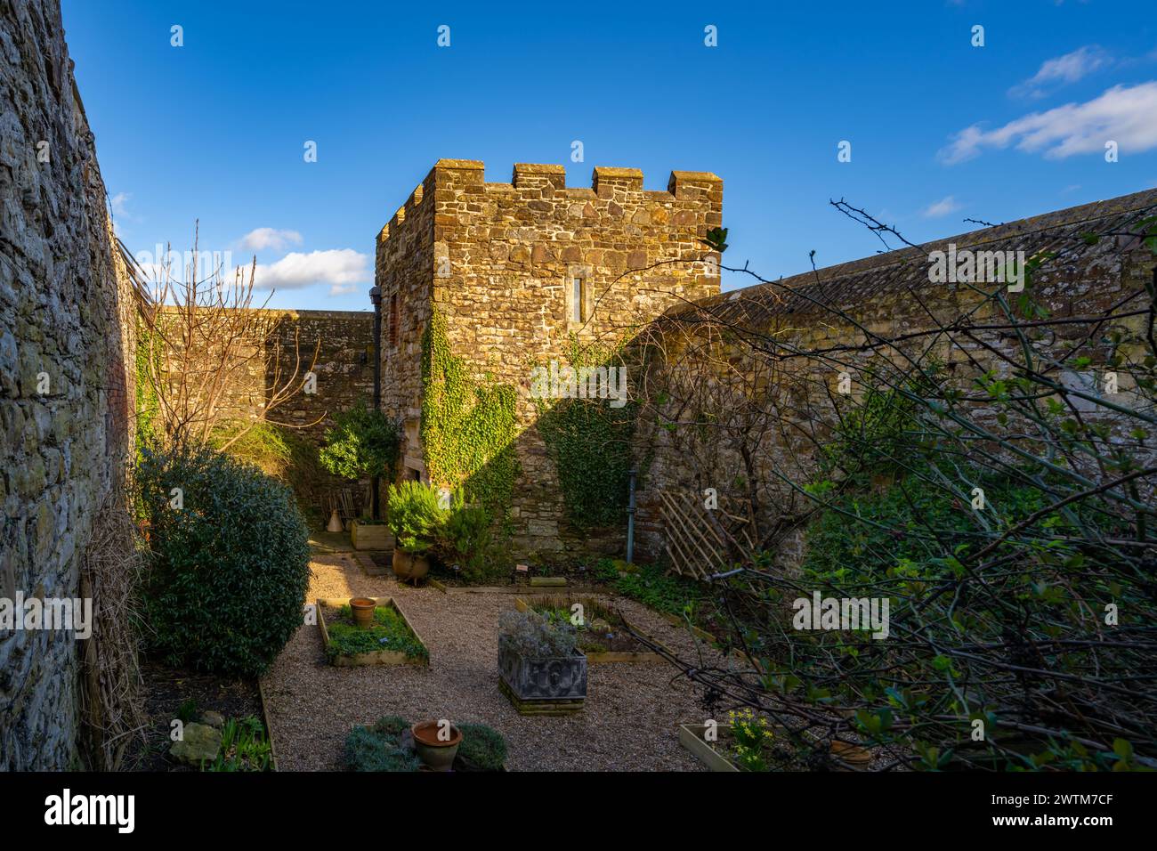 Historic building sussex hi-res stock photography and images - Alamy