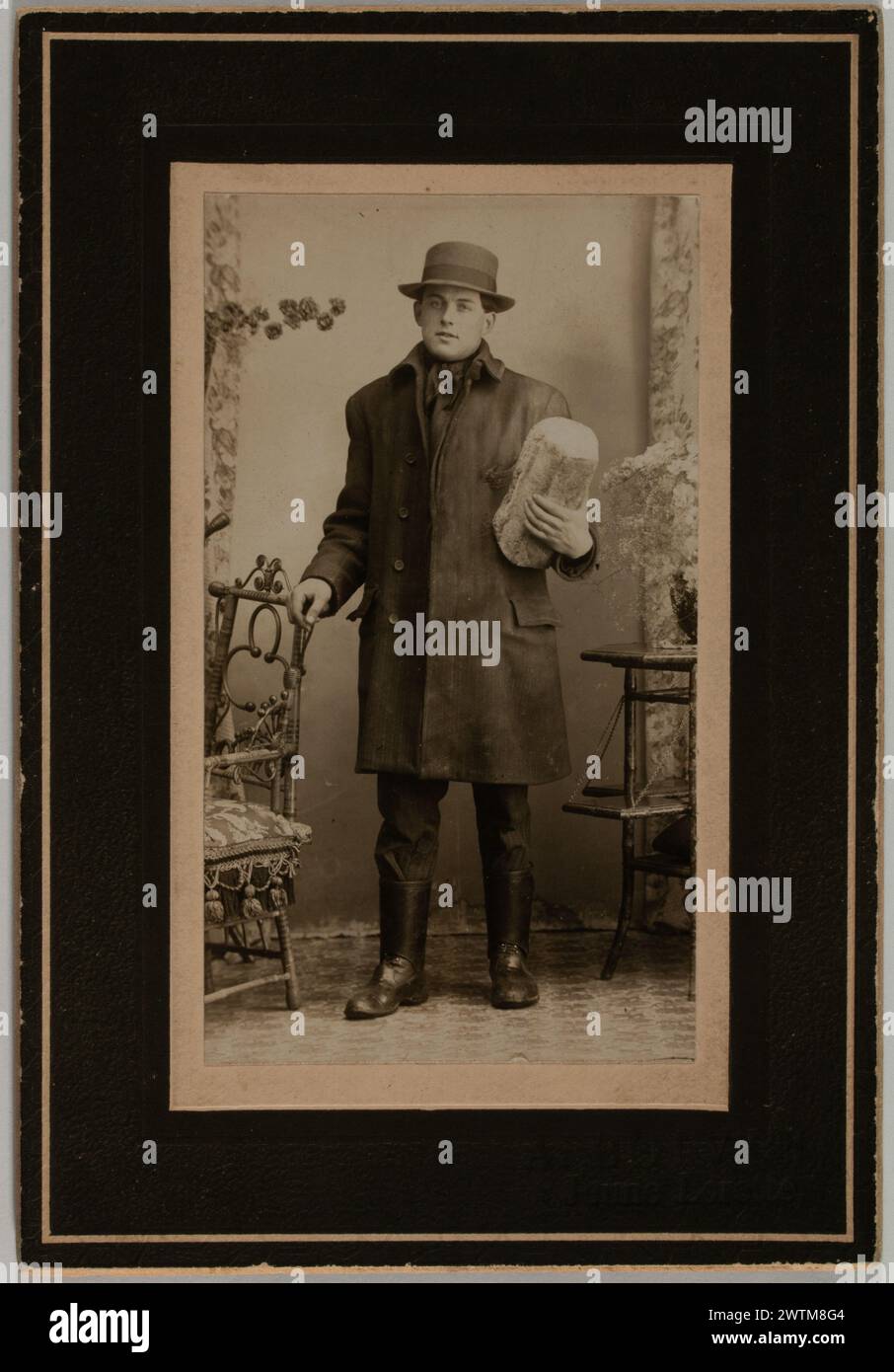 Gelatin silver print - Portrait of an unidentified man, Jeune-Lorette ...