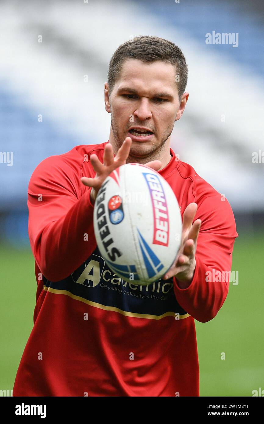 Huddersfield, England - 16th March 2024 Matt Parcell (14) of Hull ...