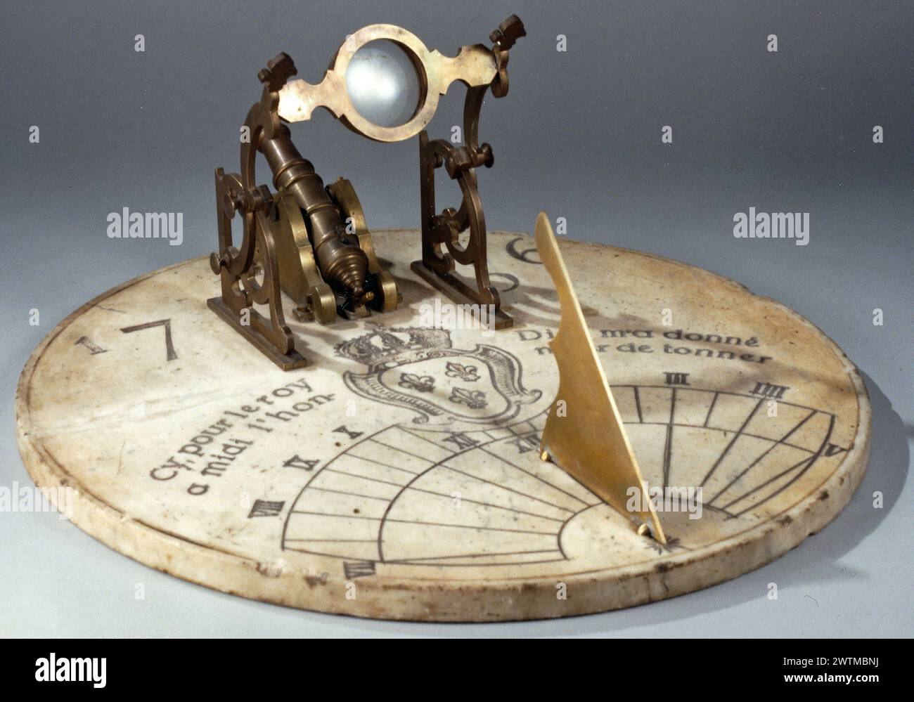Unique sundial hi-res stock photography and images - Alamy