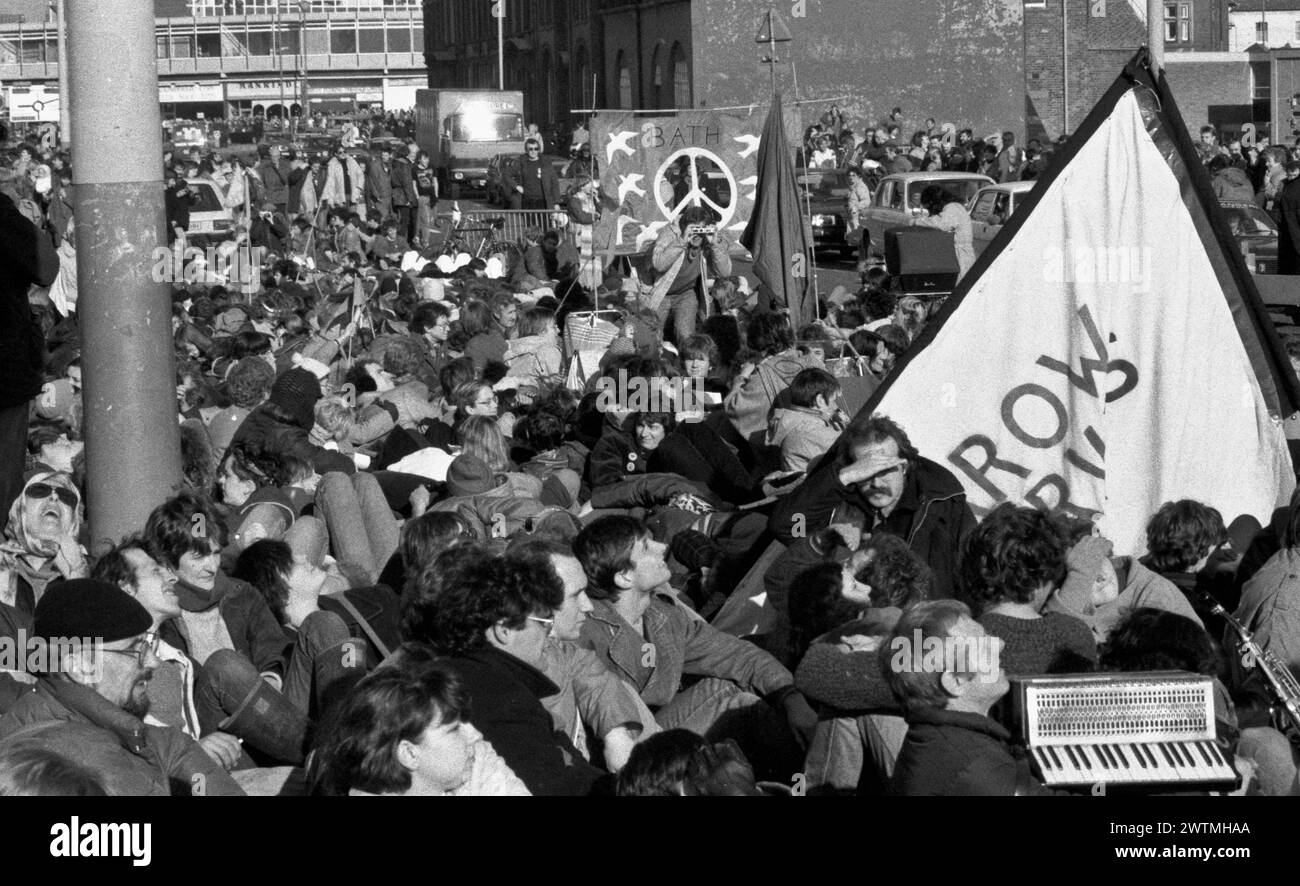 Barrow shipyard 1980s hi-res stock photography and images - Alamy