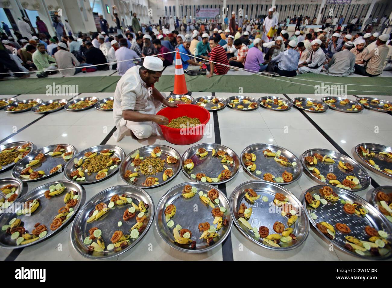 Muslimdevotees hi-res stock photography and images - Alamy