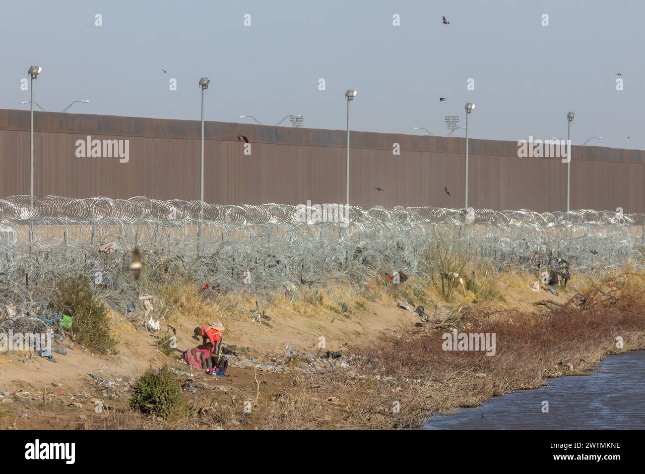 Auburn Hills, Michigan, USA. 15th Mar, 2024. Hundreds of migrants from ...