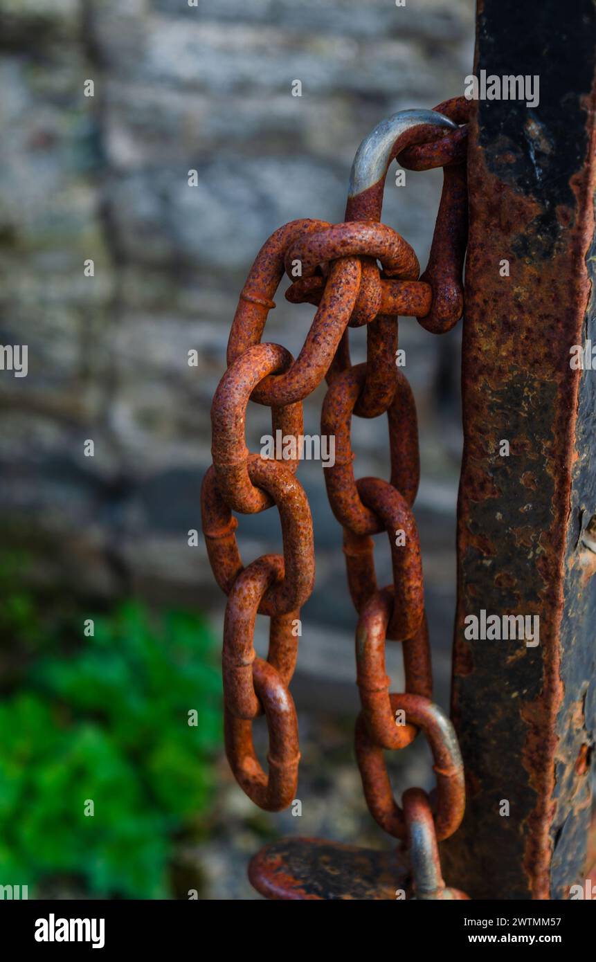 Broken gate chain hi-res stock photography and images - Alamy