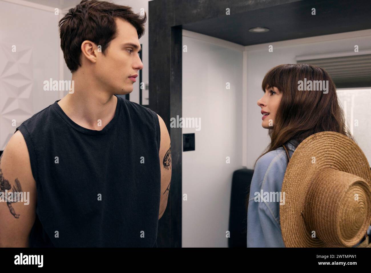 USA. Anne Hathaway and Nicholas Galitzine in (C)Amazon Prime Video new ...