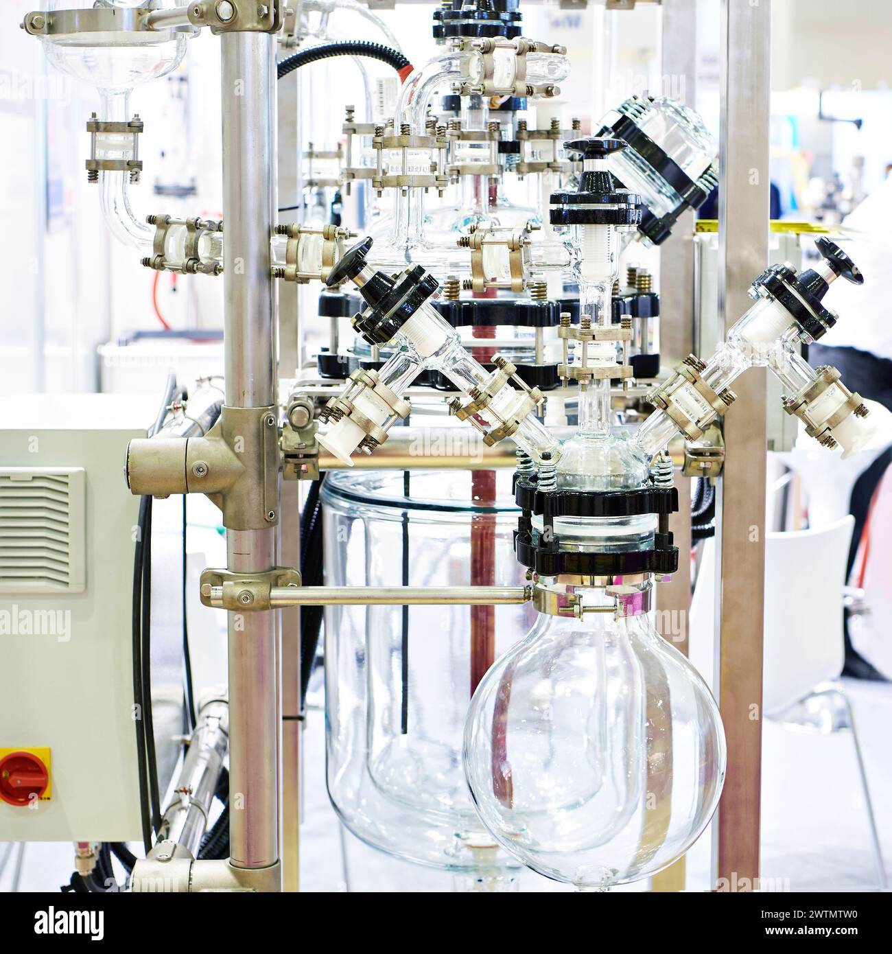 Standard laboratory chemical glass reactor Stock Photo - Alamy