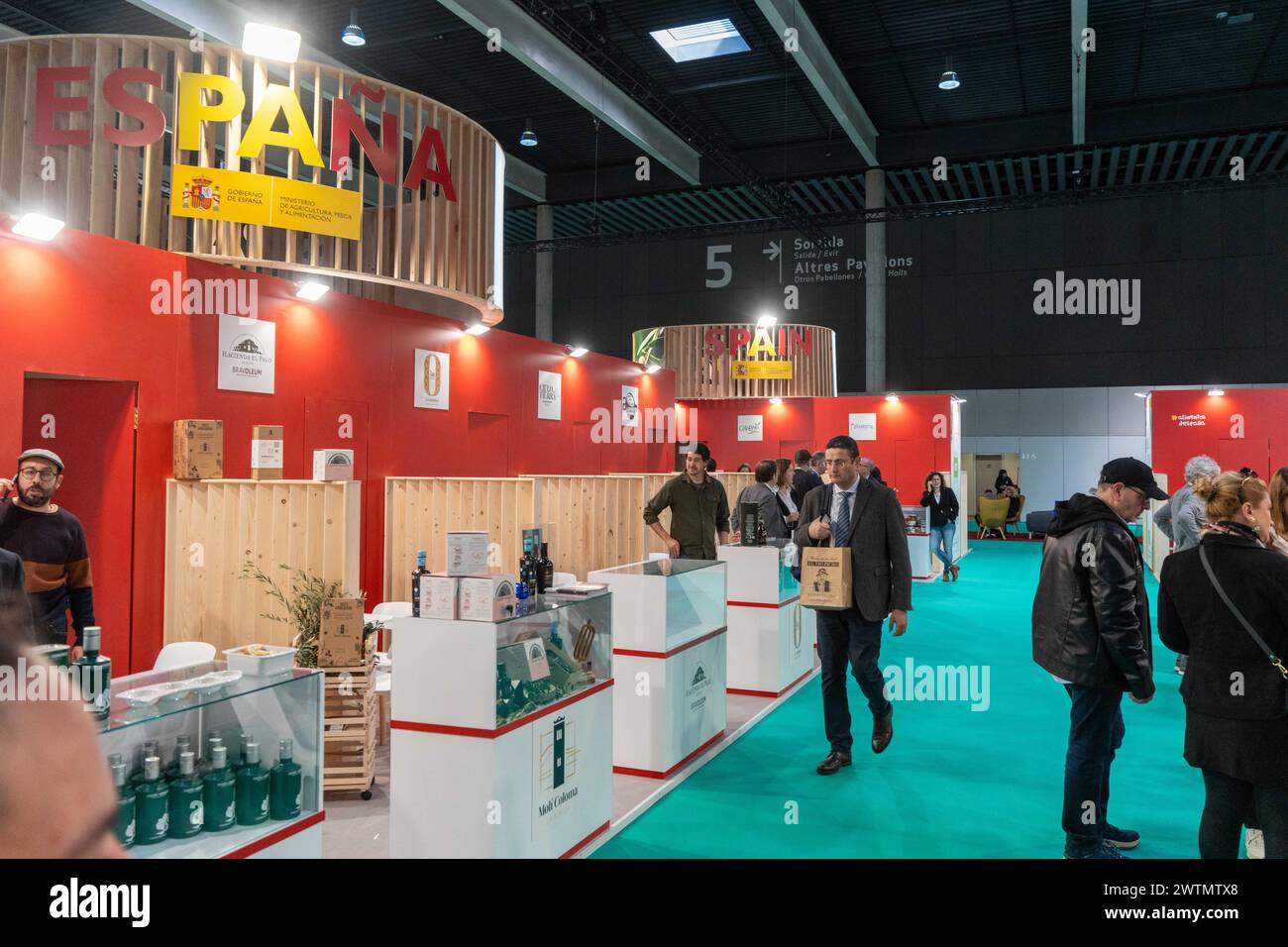 The biannual food fair of Alimentaria-Hostelco begins at the Fira de ...