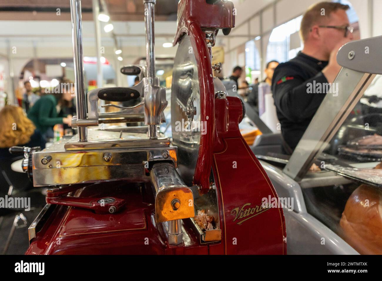 The biannual food fair of Alimentaria-Hostelco begins at the Fira de ...