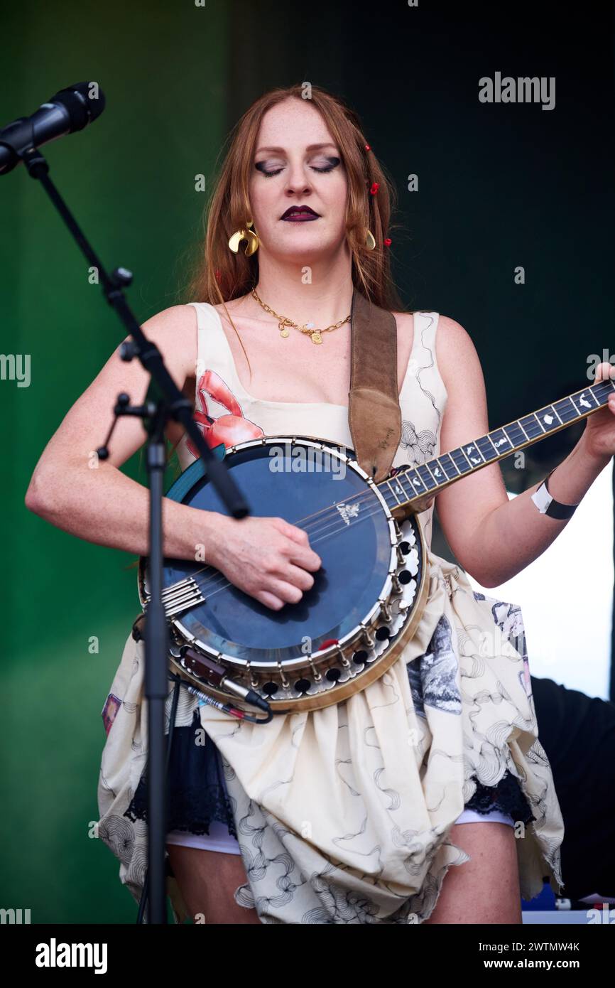 London, England, UK. 17th Mar, 2024. Musician LISA CANNY performing ...