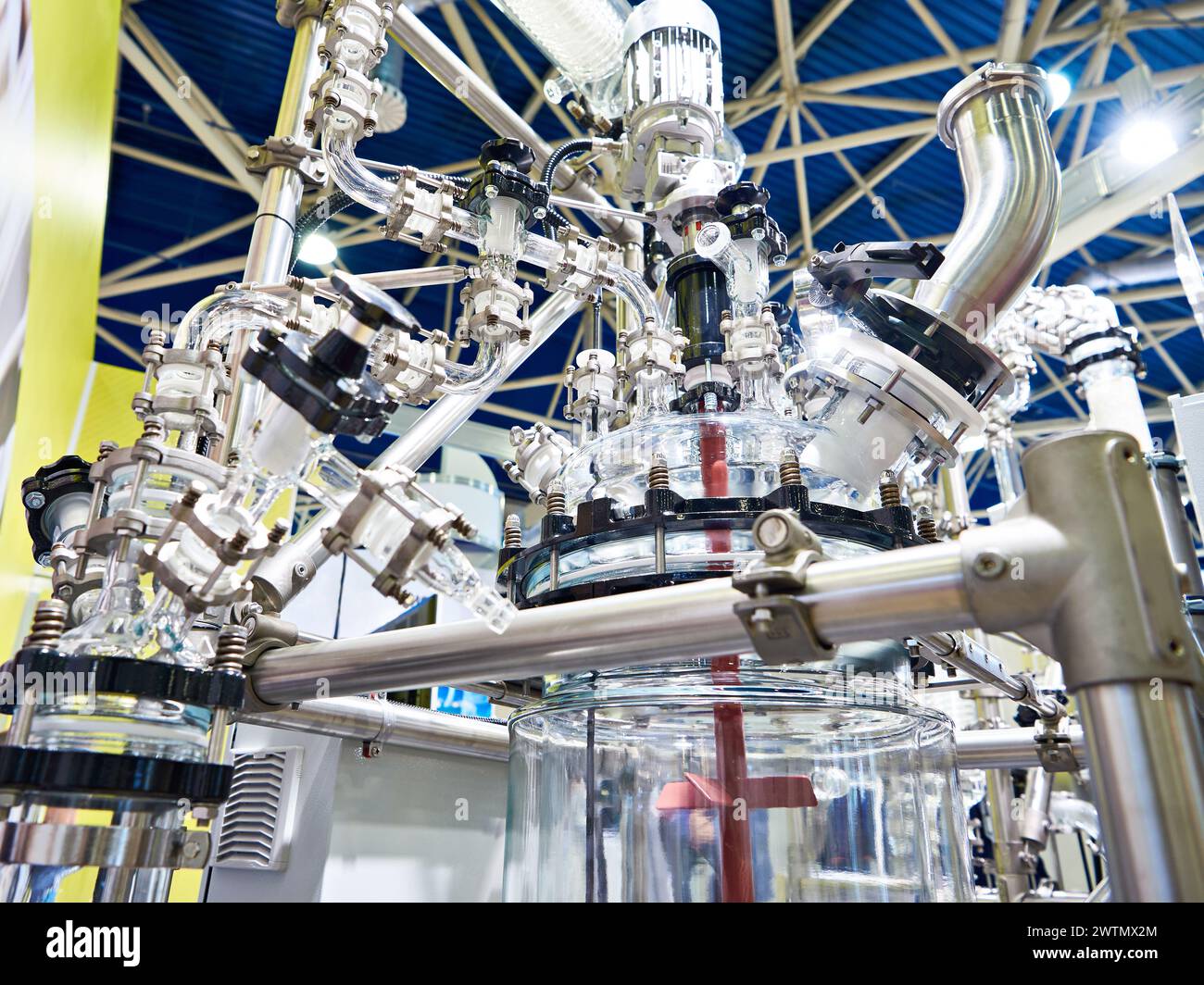 Standard laboratory chemical glass reactor Stock Photo - Alamy
