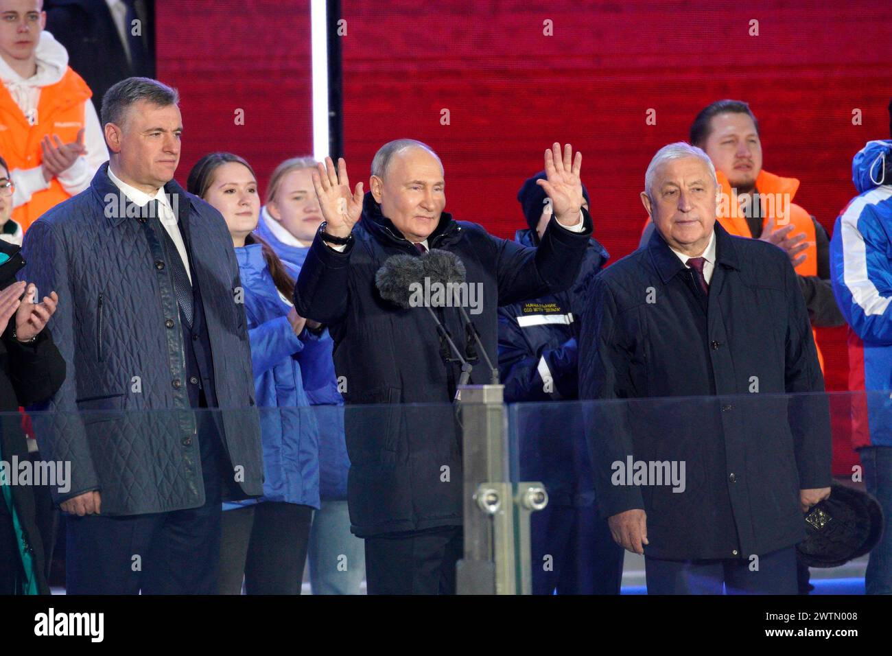 Russian president vladimir putin waves hi-res stock photography and ...