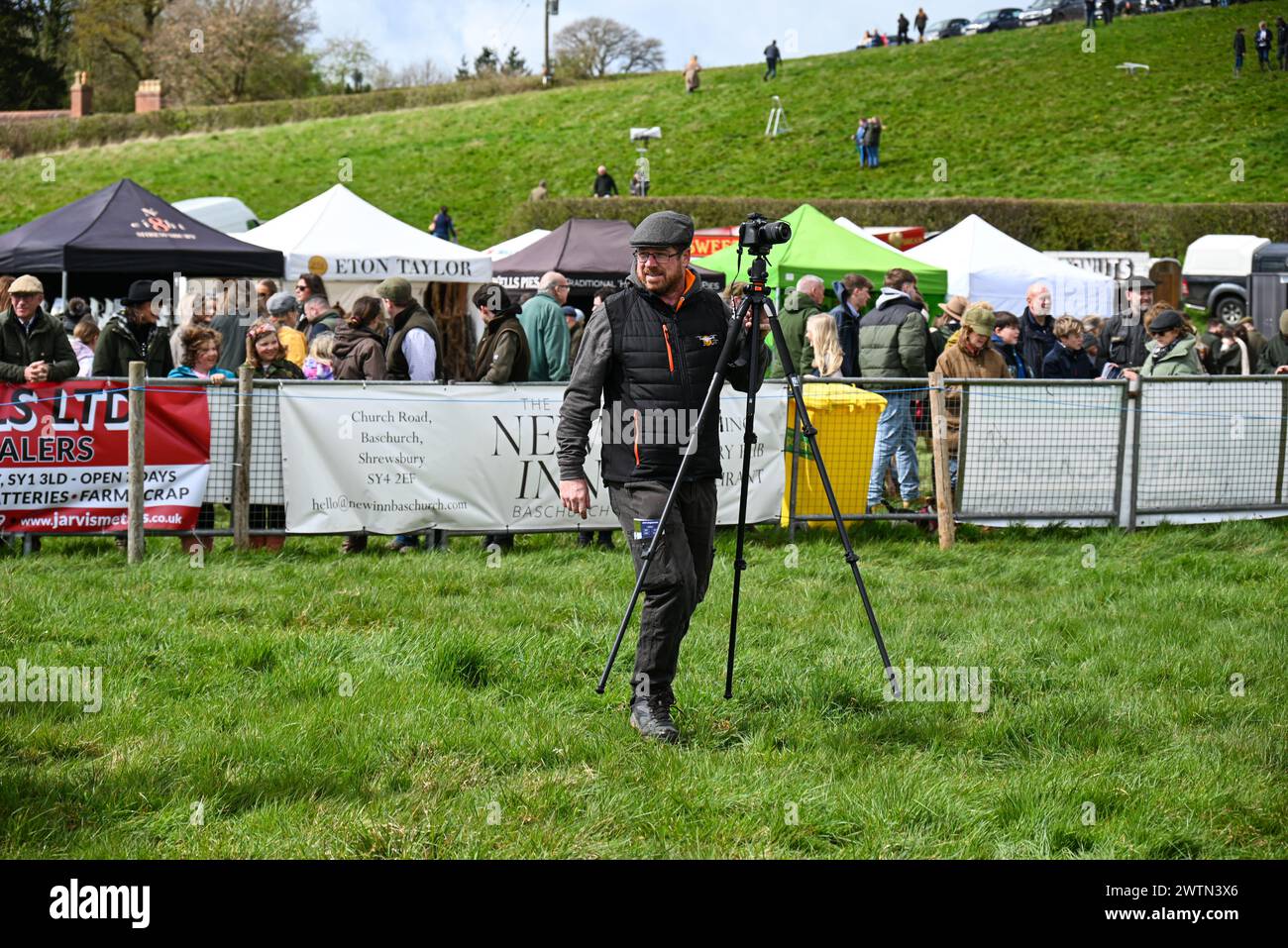 At the presentation of the racing horses hi-res stock photography and ...
