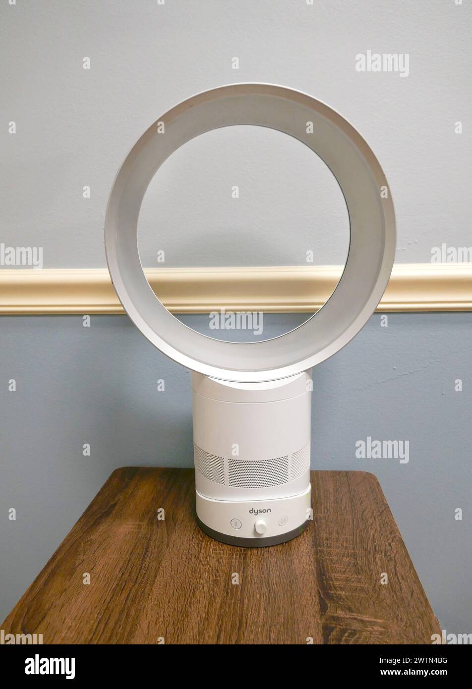 Bladeless round fan hi-res stock photography and images - Alamy