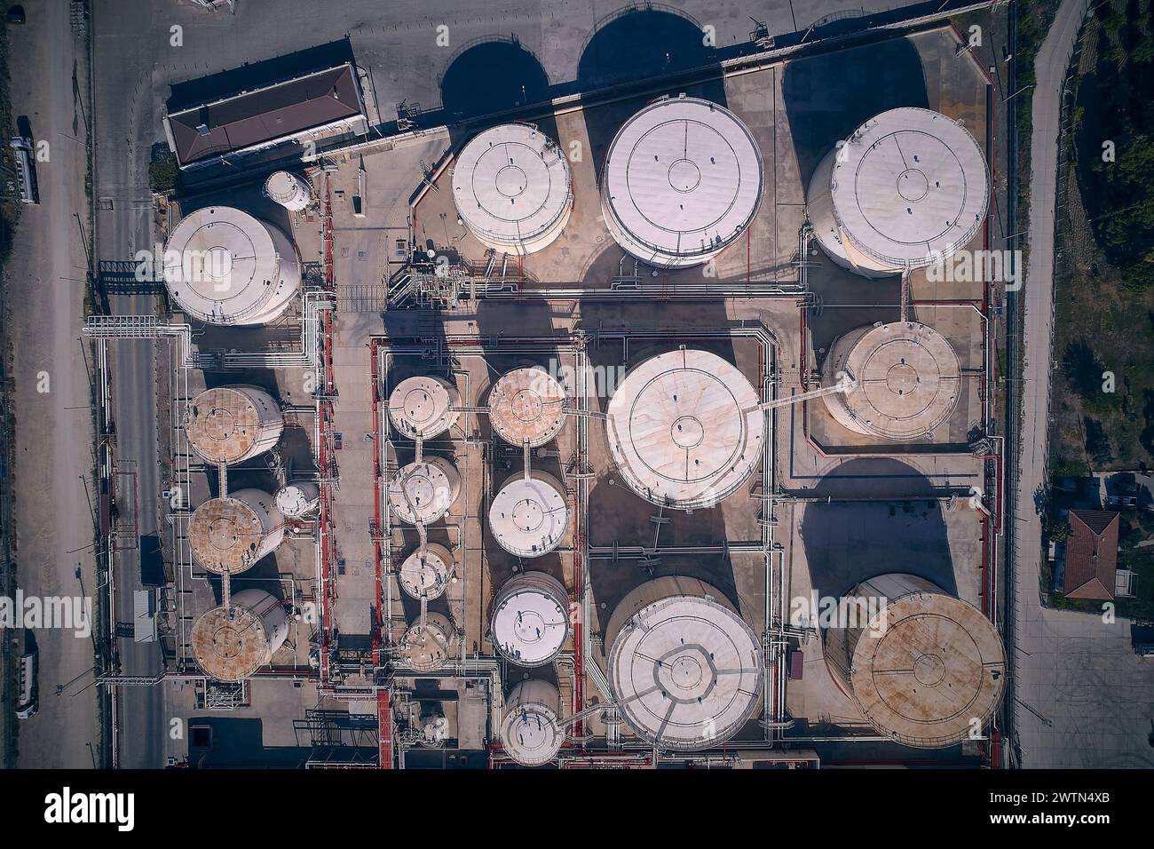 Lpg terminal storage tanks hi-res stock photography and images - Alamy