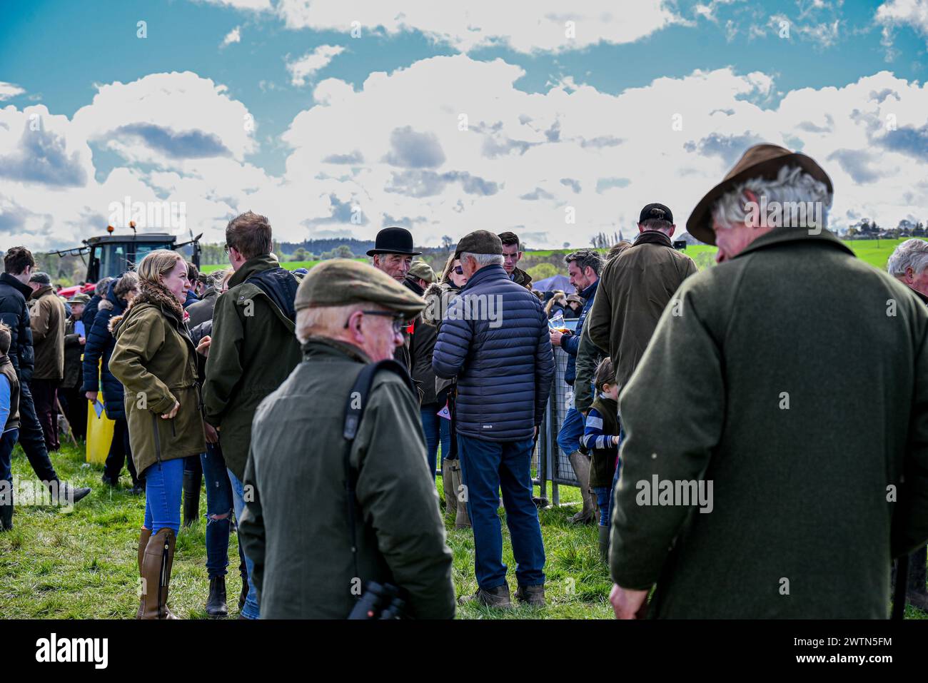 The beautiful sight of horse racing hi-res stock photography and images ...