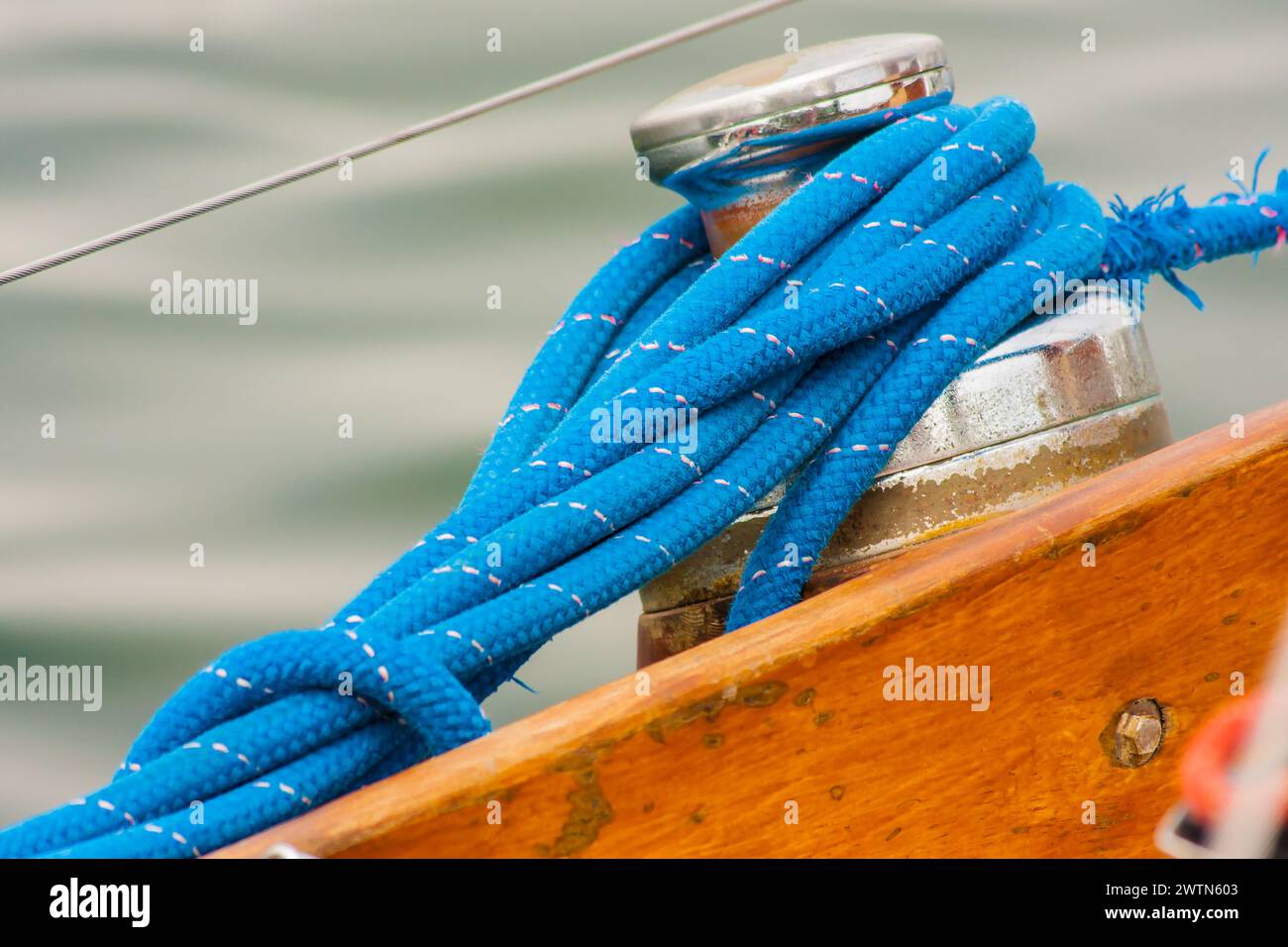 Sailboat, details of the equipment approximately, boat control ropes ...