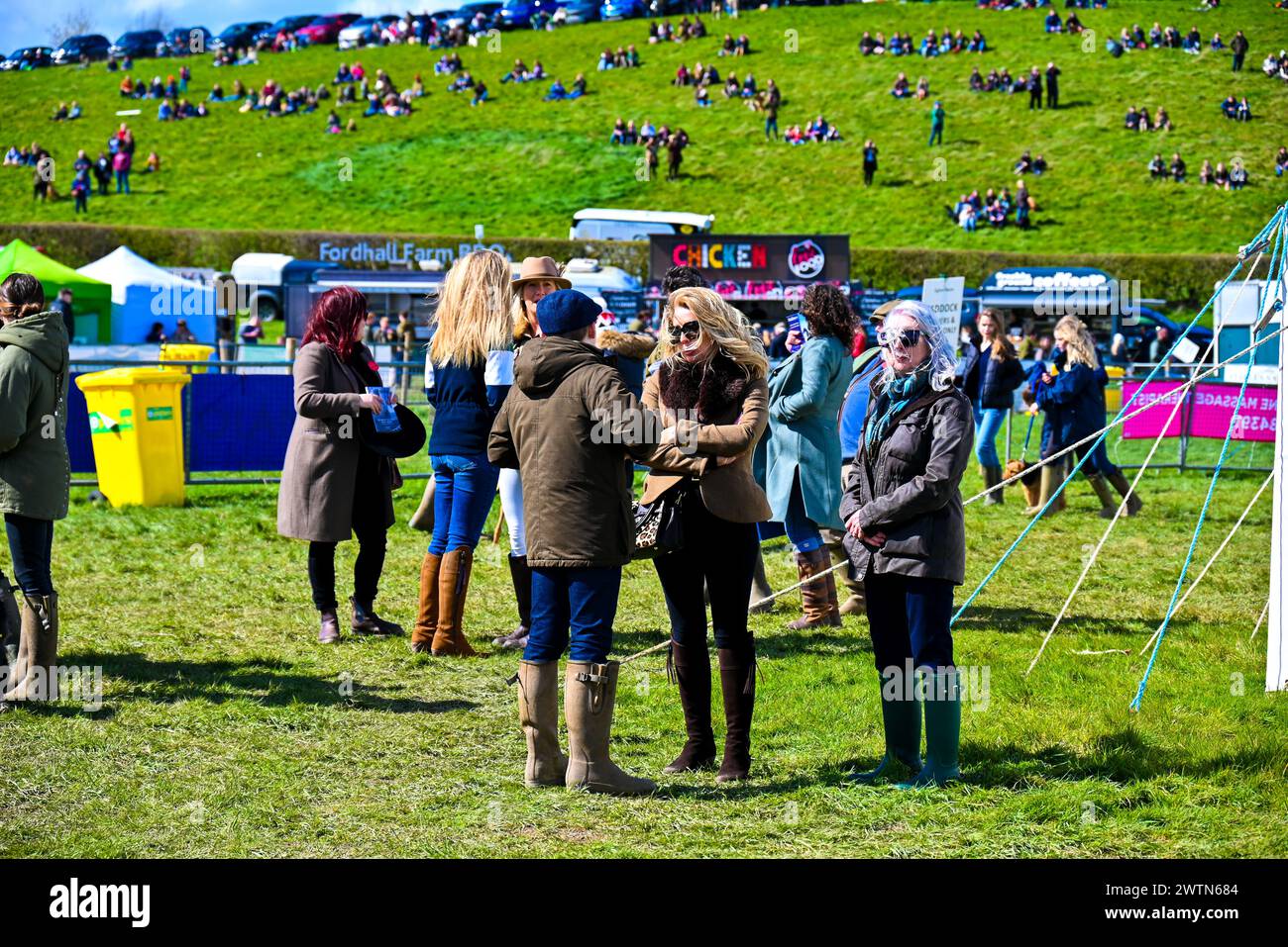 The beautiful sight of horse racing hi-res stock photography and images ...