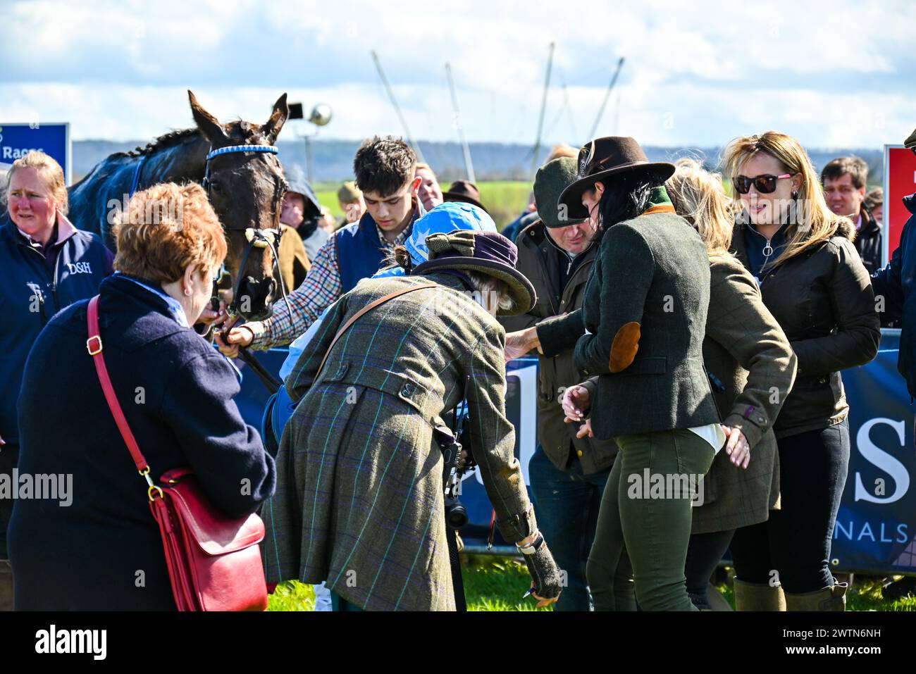 The beautiful sight of horse racing hi-res stock photography and images ...